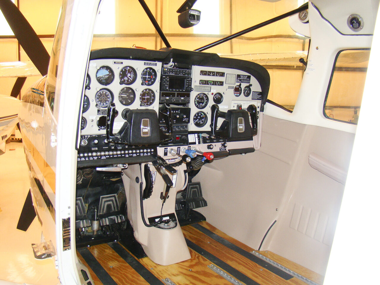 Cessna 206 – Selkirk Aviation